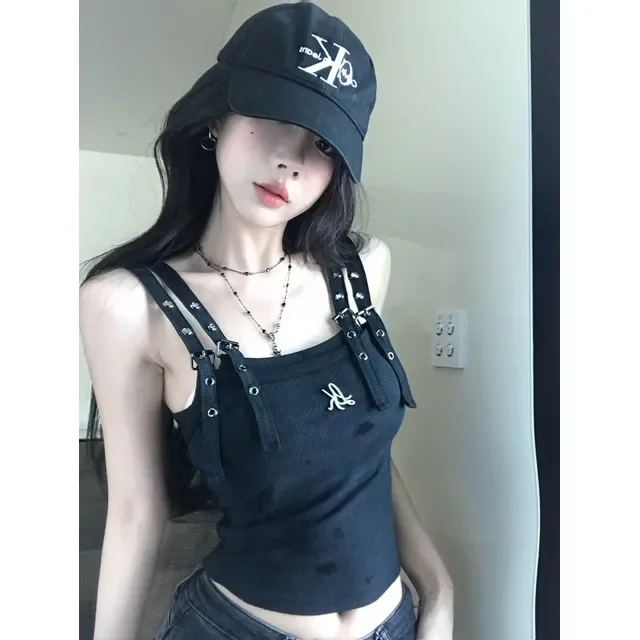 Recreating Outfits from LE SSERAFIM’s “SPAGHETTI” MV – THE YESSTYLIST